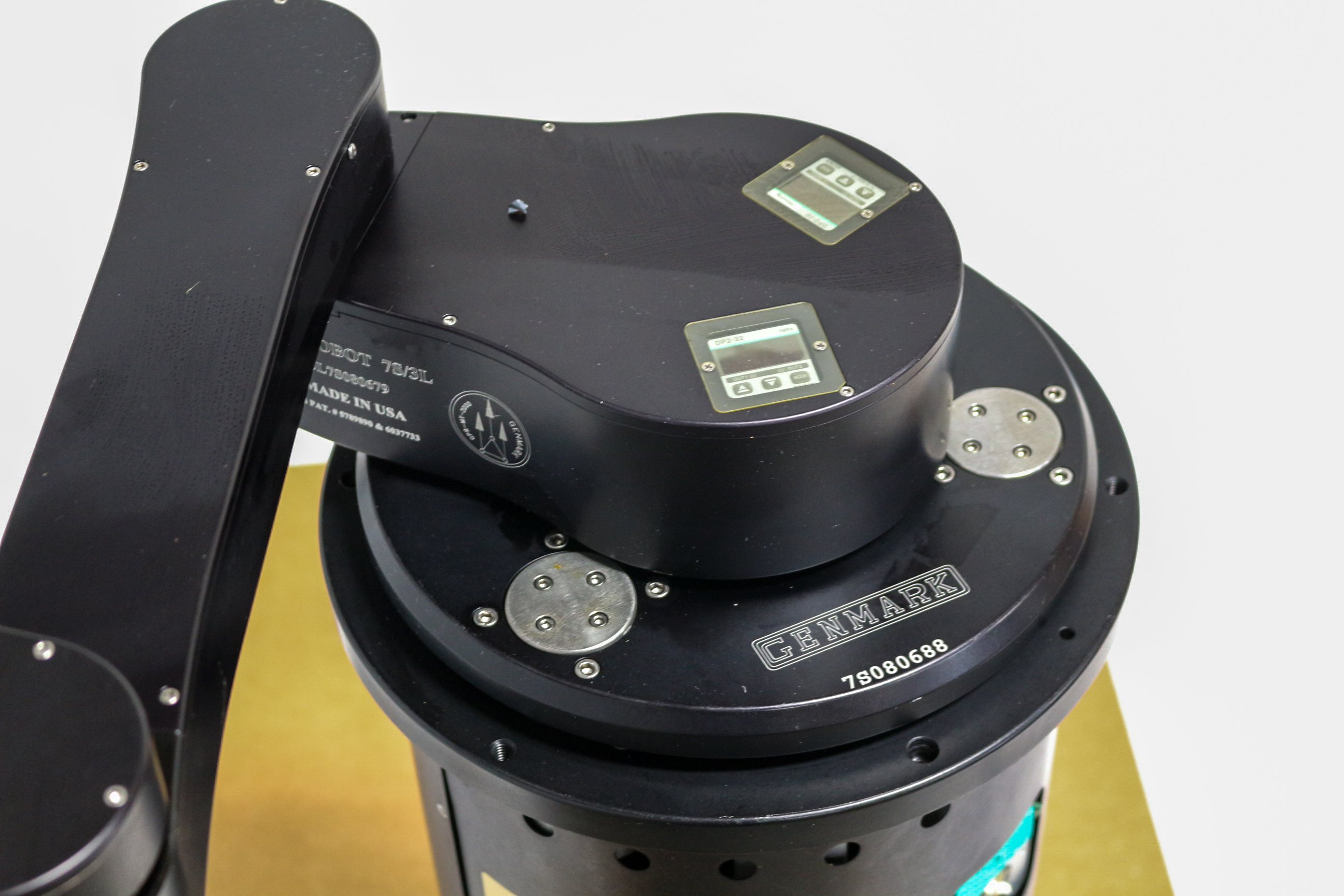 Genmark Gencobot 7S/3L Wafer Robot