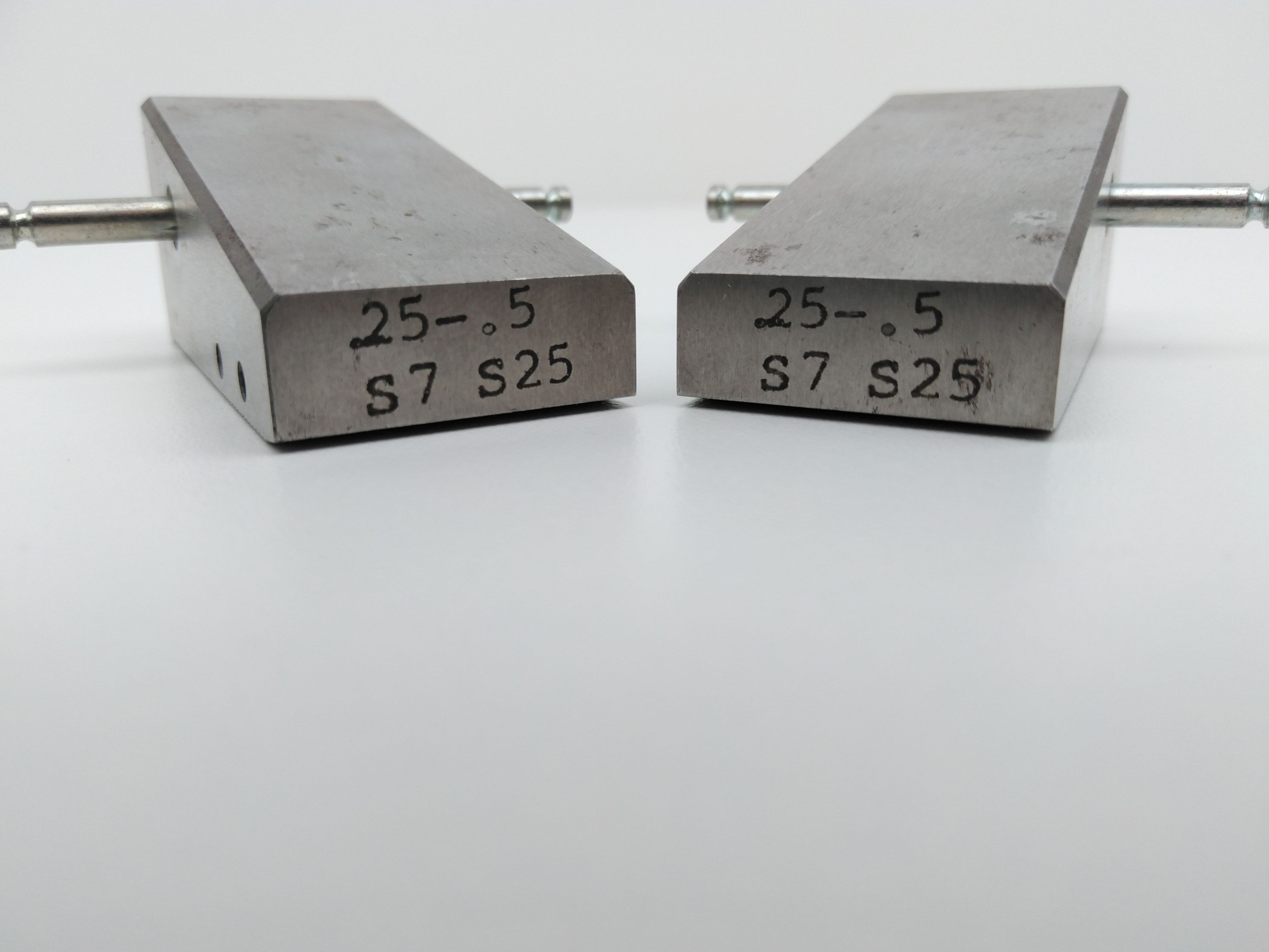 Instron MTS Like Wedge Action Grip Faces – 8 Pairs