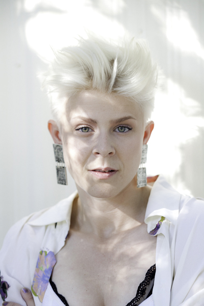 Robyn Can Dance All by Herself, Thank You Very Much | turn the music on