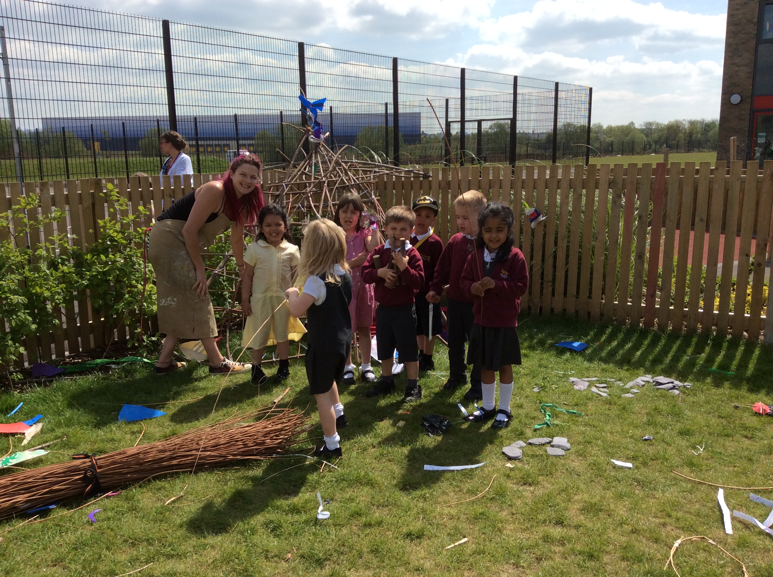 Creating a den in our outside space! | Brooklands Farm Primary School