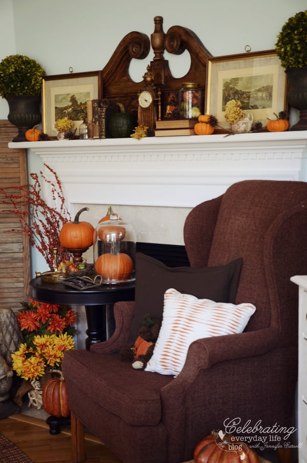 {Autumn Decor} Let's Decorate A Mantel for Fall