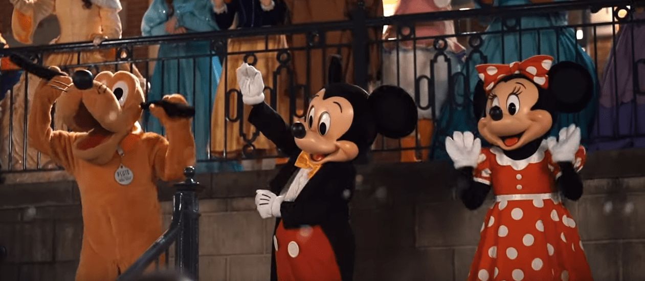 Cast Members Give a Special Goodbye for the Closing of Disneyland ...