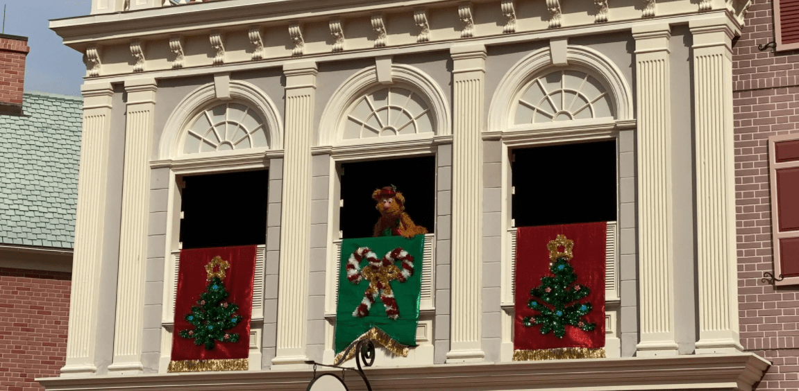 Muppets return to the Magic Kingdom for the Holidays | Chip and Company