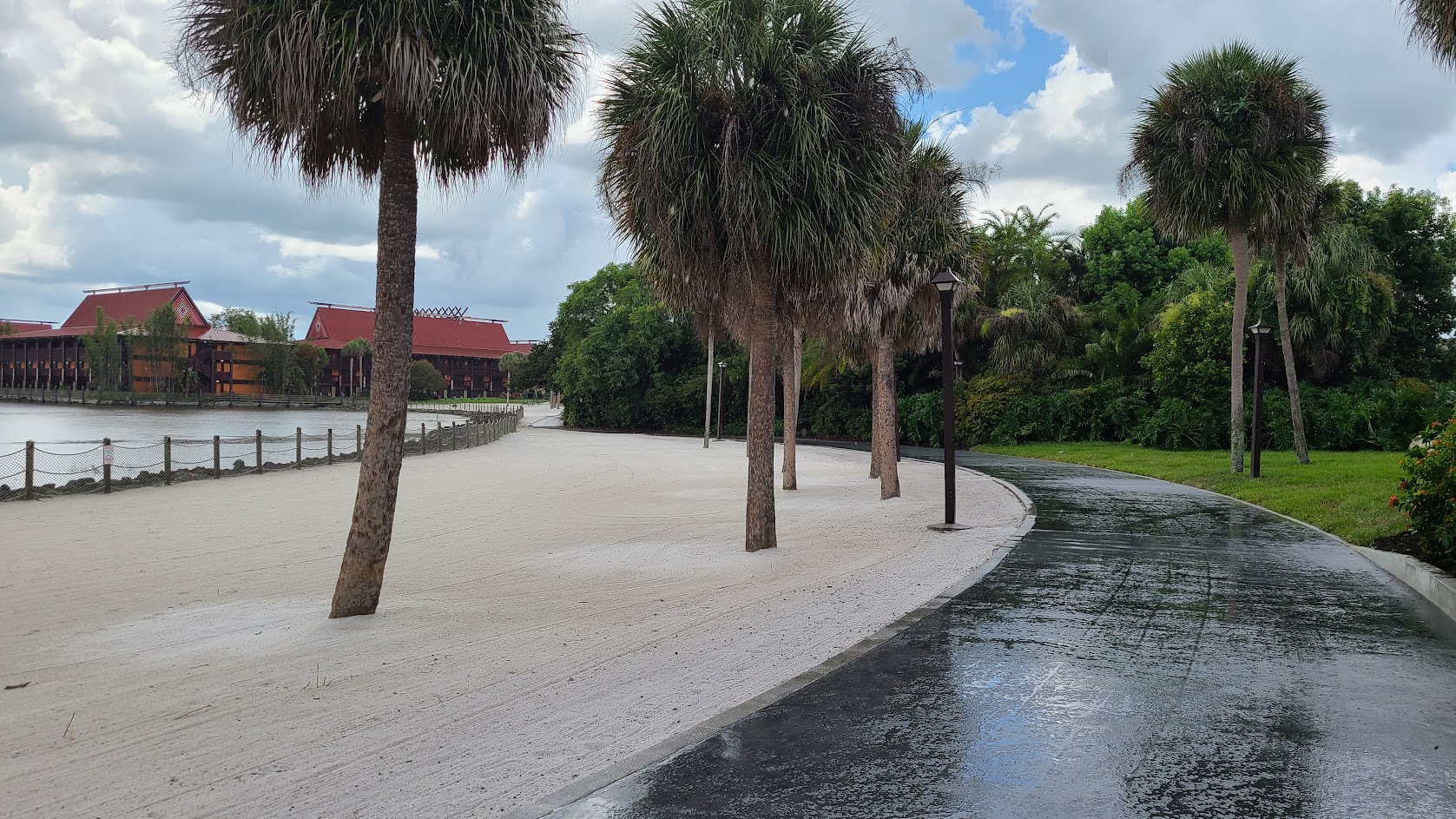 New walkway between Disney's Polynesian & Grand Floridian is now ...