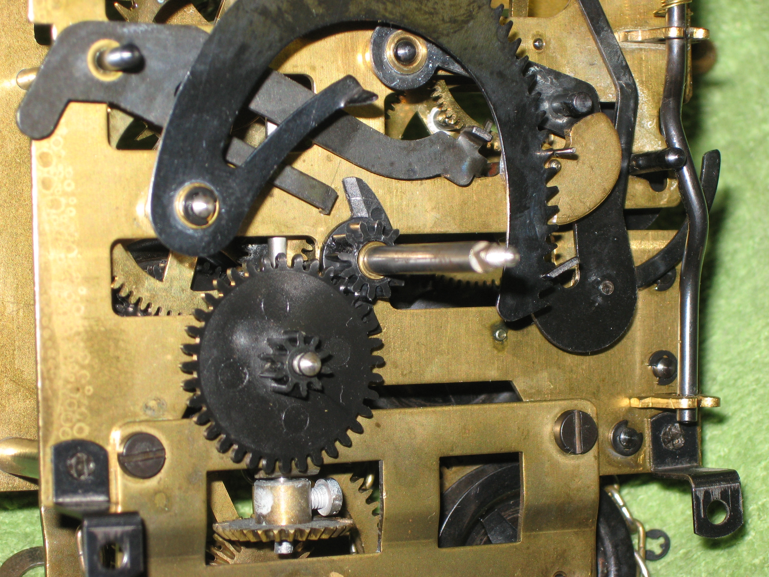 Repairing Plastic Cannon Pinion on ca. 1960s Cuckoo Clock – ClockInfo.com