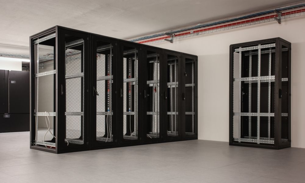 The Different Types of Server Racks: Pros and Cons - CloudCow