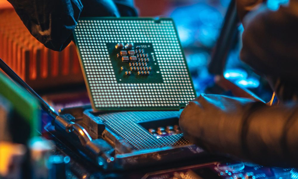 The Components of a Server and What They Do - CloudCow