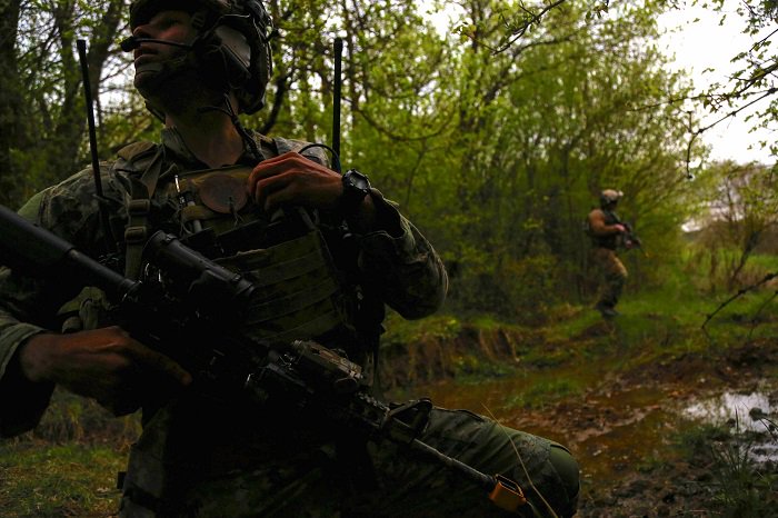 The Glock 19 in the hands of Navy SEALs | SOFREP