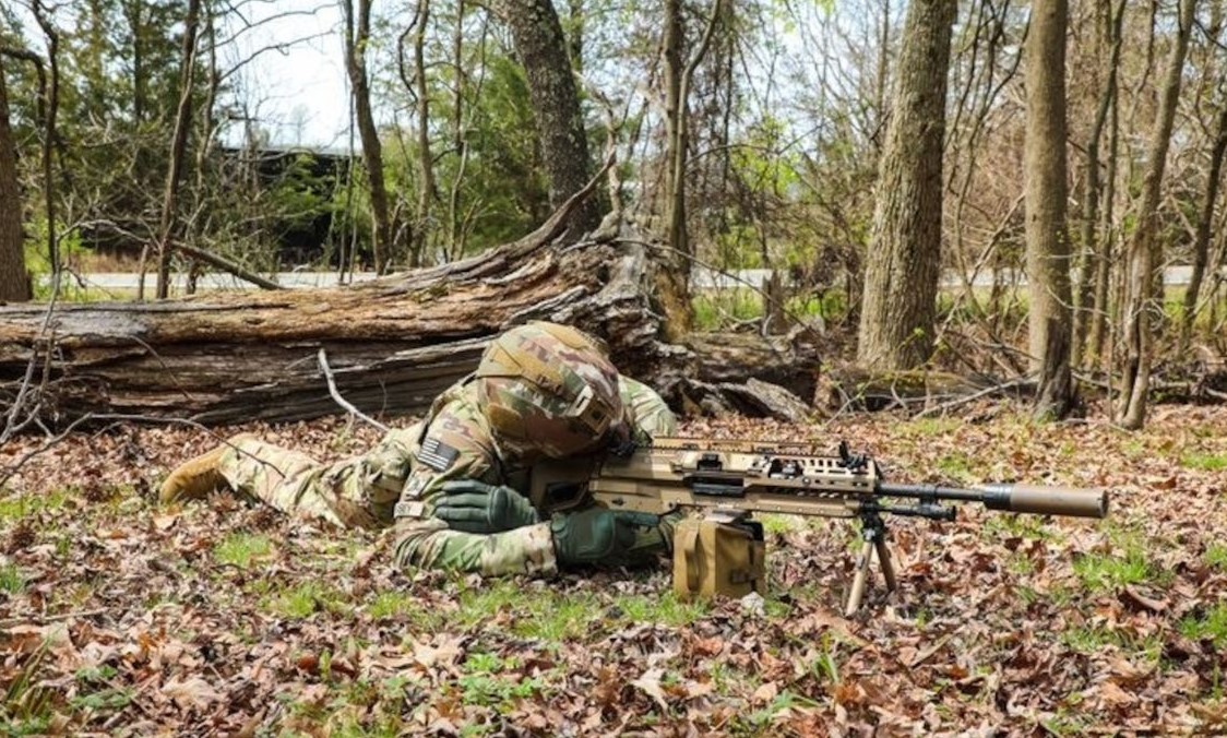 Recon Marines Adopt Shorter Barreled M27 Infantry Automatic Rifle While ...