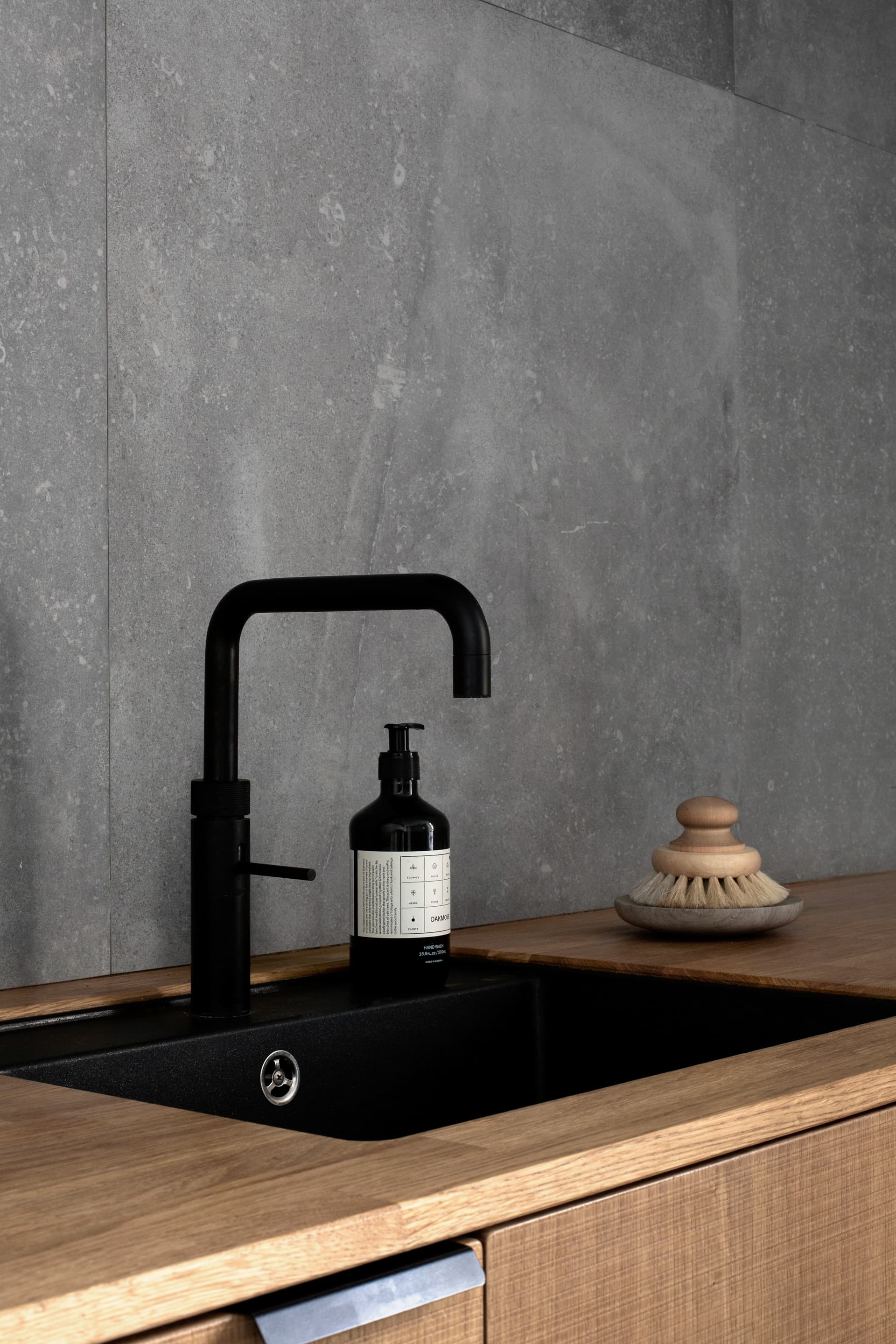 Reform kitchen in Norm Architects' Studio - COCO LAPINE DESIGNCOCO ...