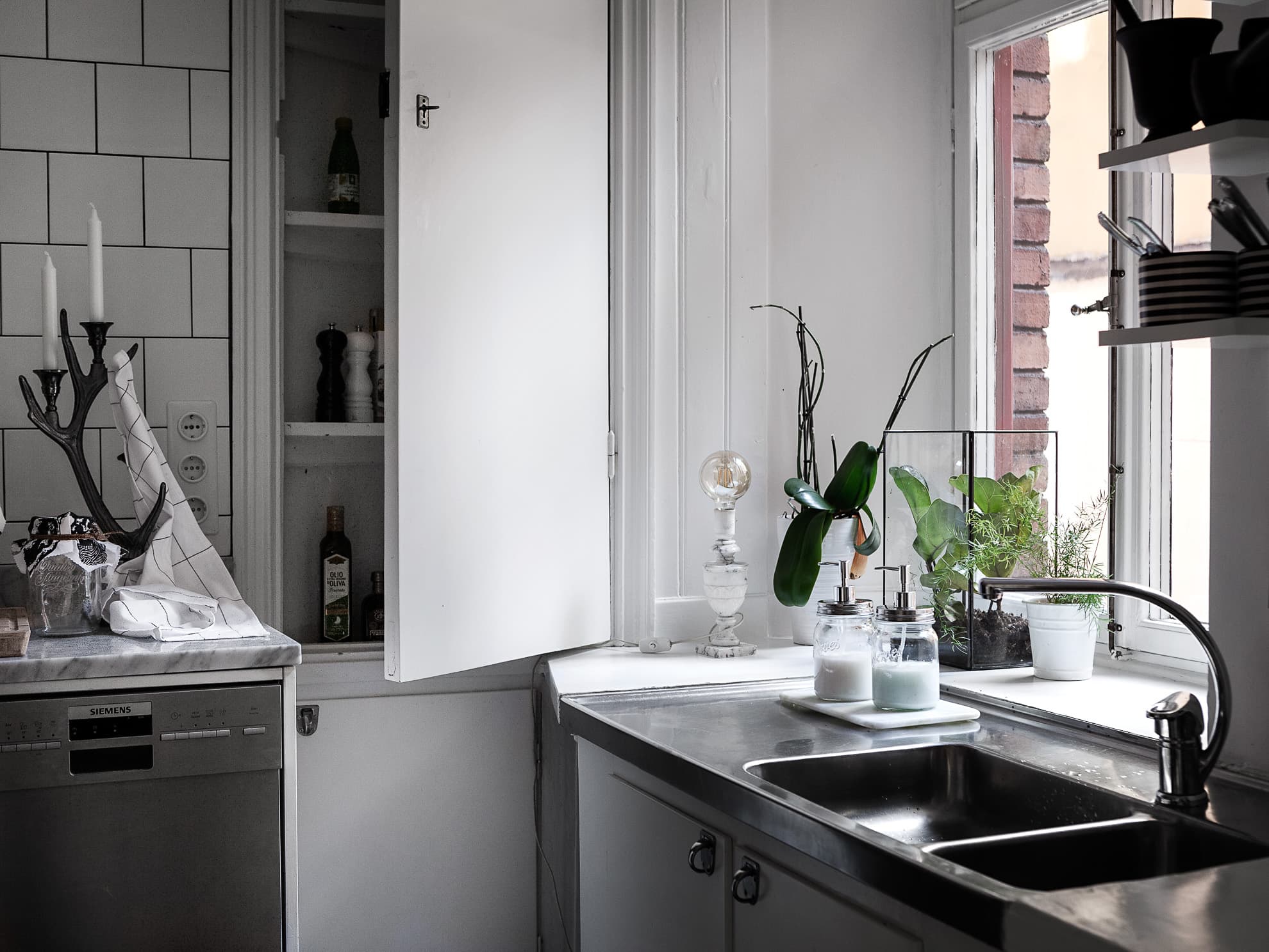 Small home with character - COCO LAPINE DESIGNCOCO LAPINE DESIGN