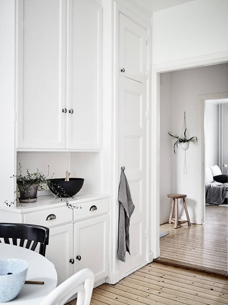 Simple home in black and white - COCO LAPINE DESIGNCOCO LAPINE DESIGN