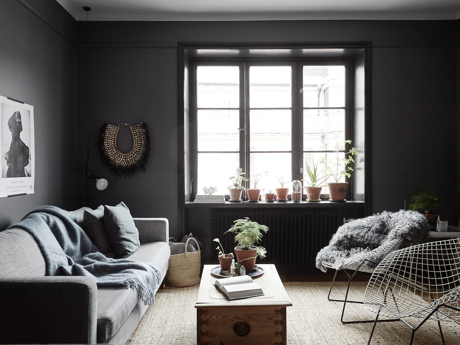 A beautiful home in dark colors - COCO LAPINE DESIGNCOCO LAPINE DESIGN