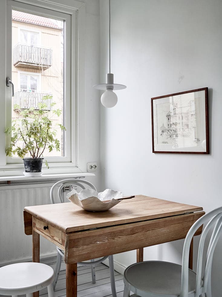 All white home with a vintage touch - COCO LAPINE DESIGNCOCO LAPINE DESIGN