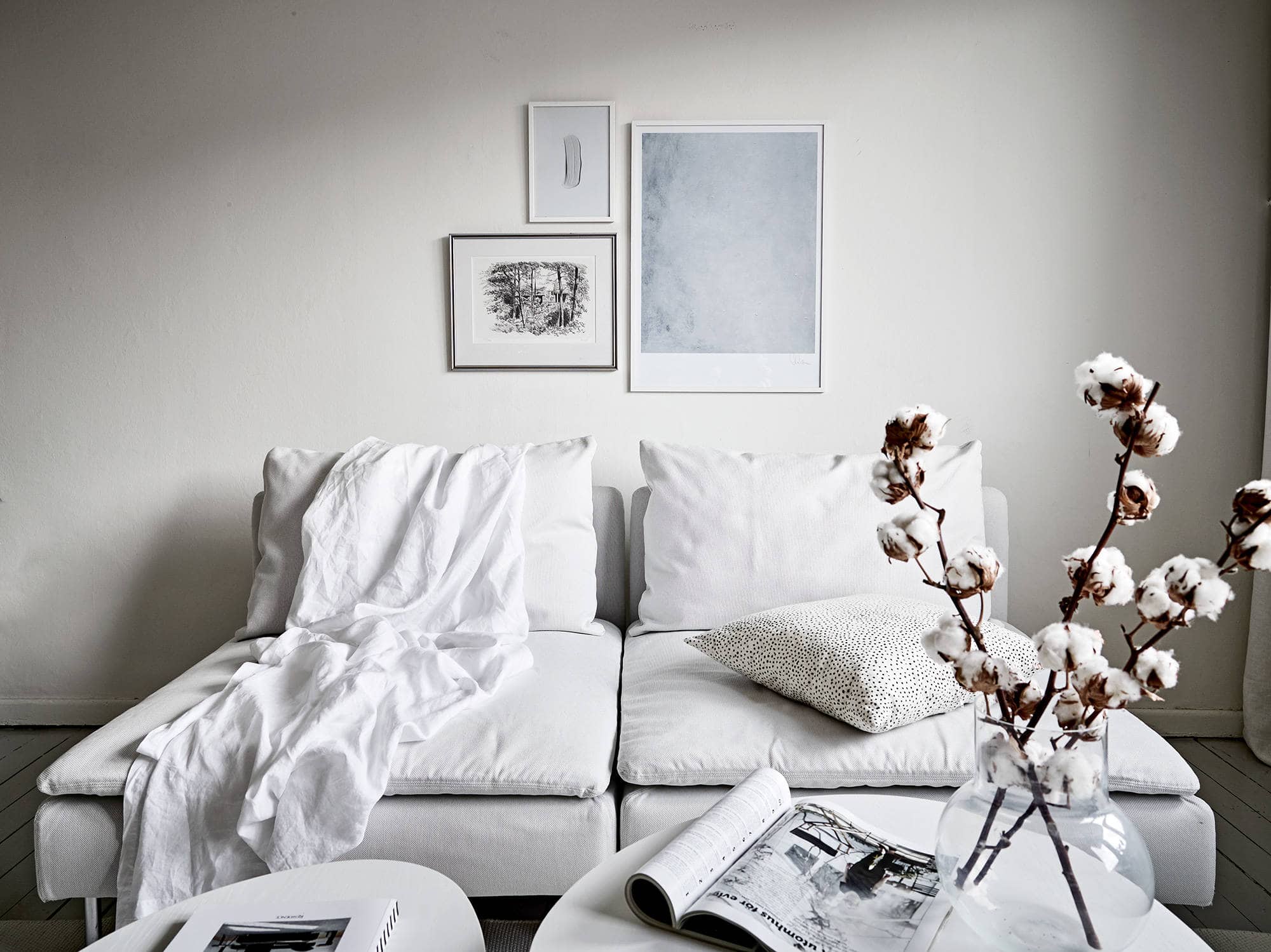 All white home with a vintage touch - COCO LAPINE DESIGNCOCO LAPINE DESIGN