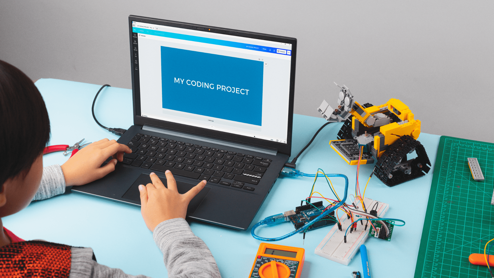 STEM Programs For Kids - CodaKid