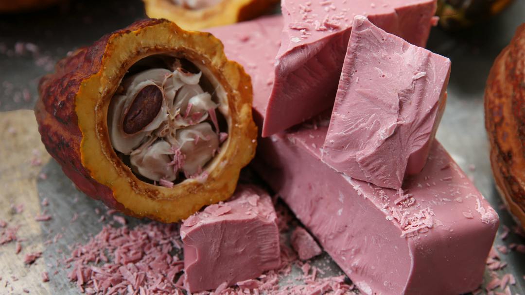 Crean el primer chocolate rosado de forma natural | Código Espagueti