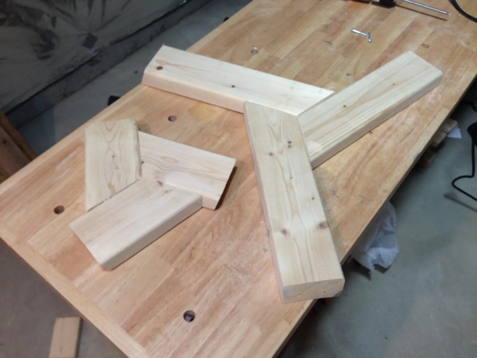 Simple Round Table 15 Steps With Pictures Instructables