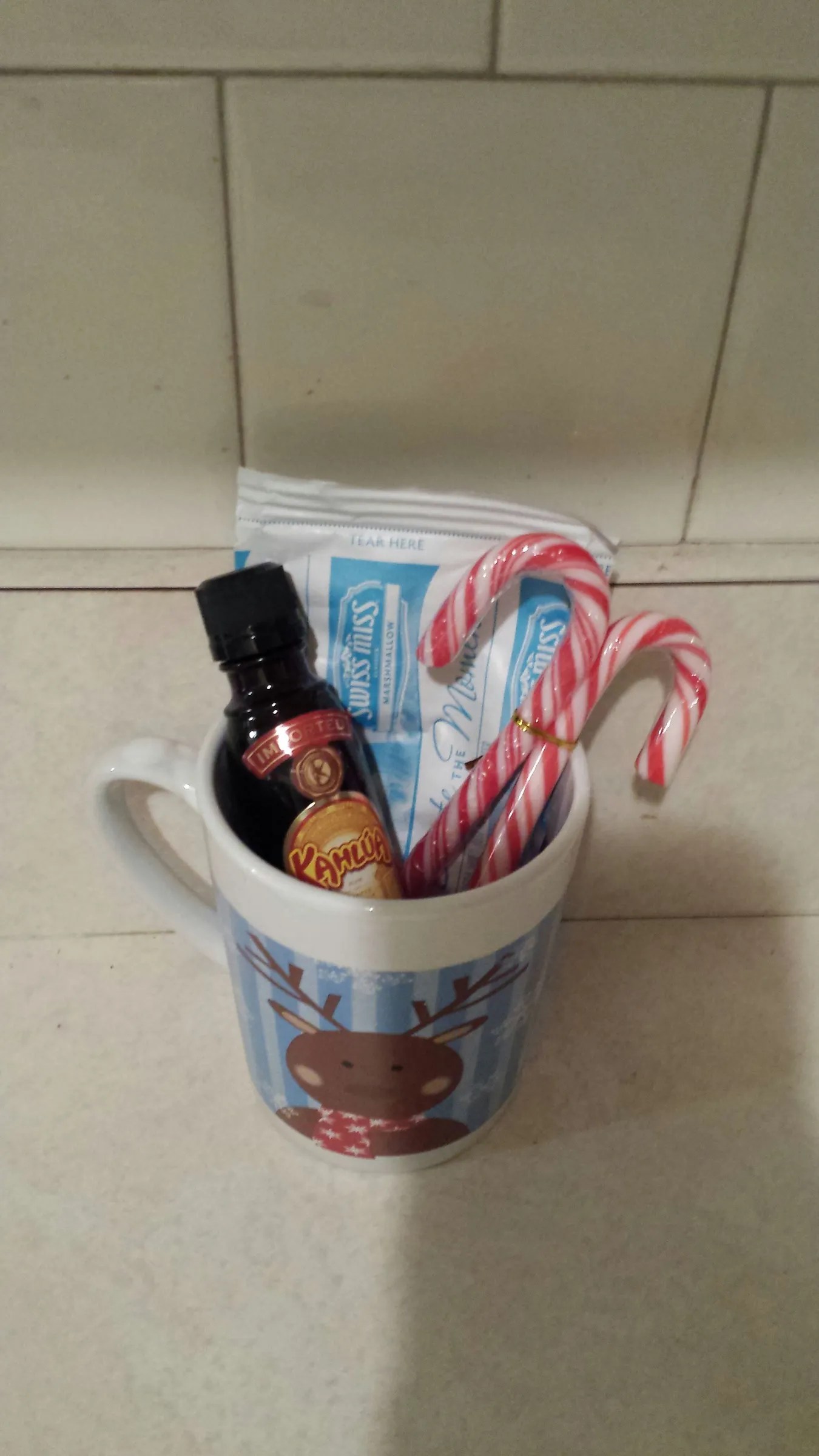 Easy Inexpensive Mug Gift 4 Steps Instructables