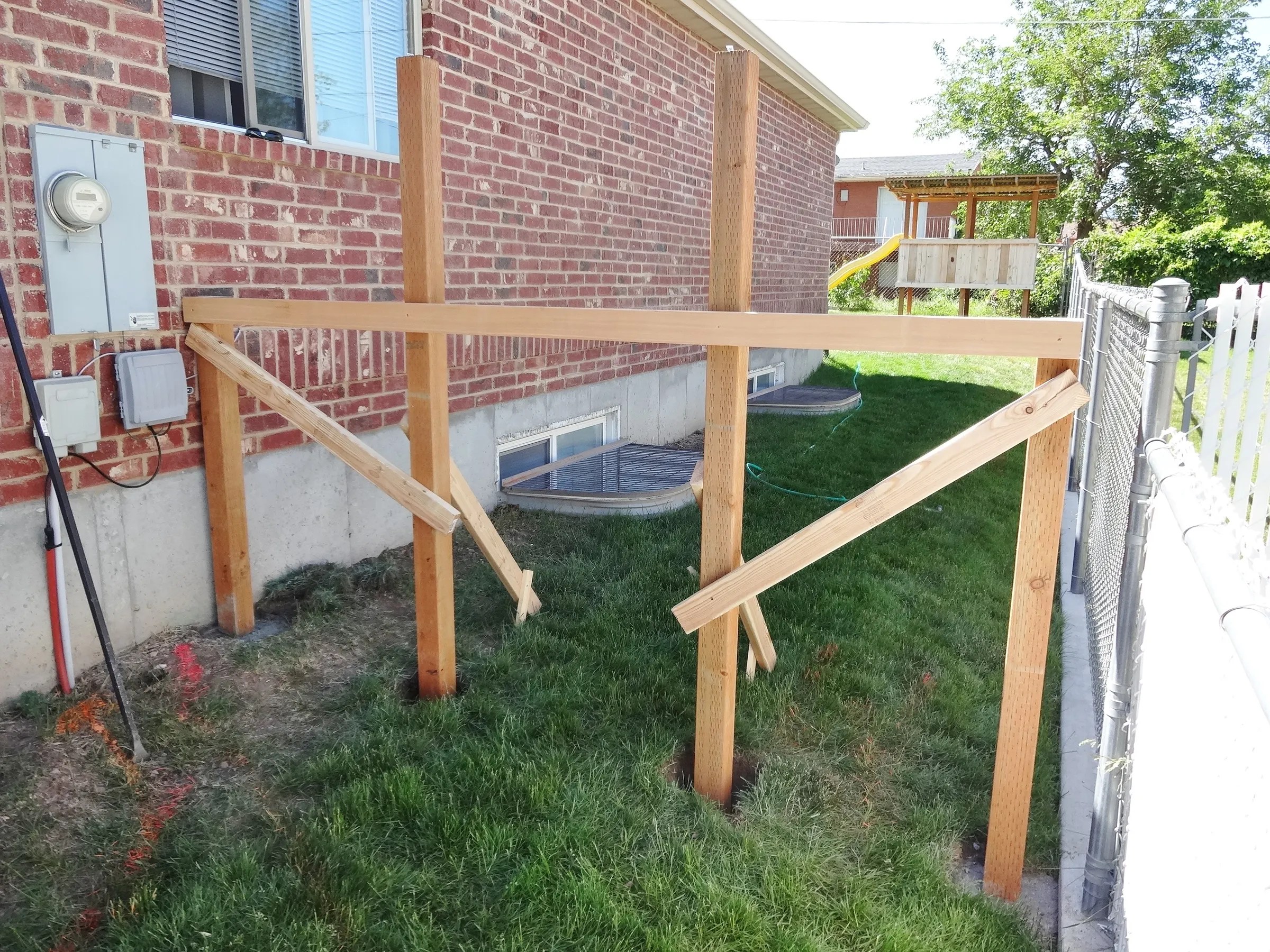 Build A Wooden Fence And Gate 13 Steps With Pictures Instructables