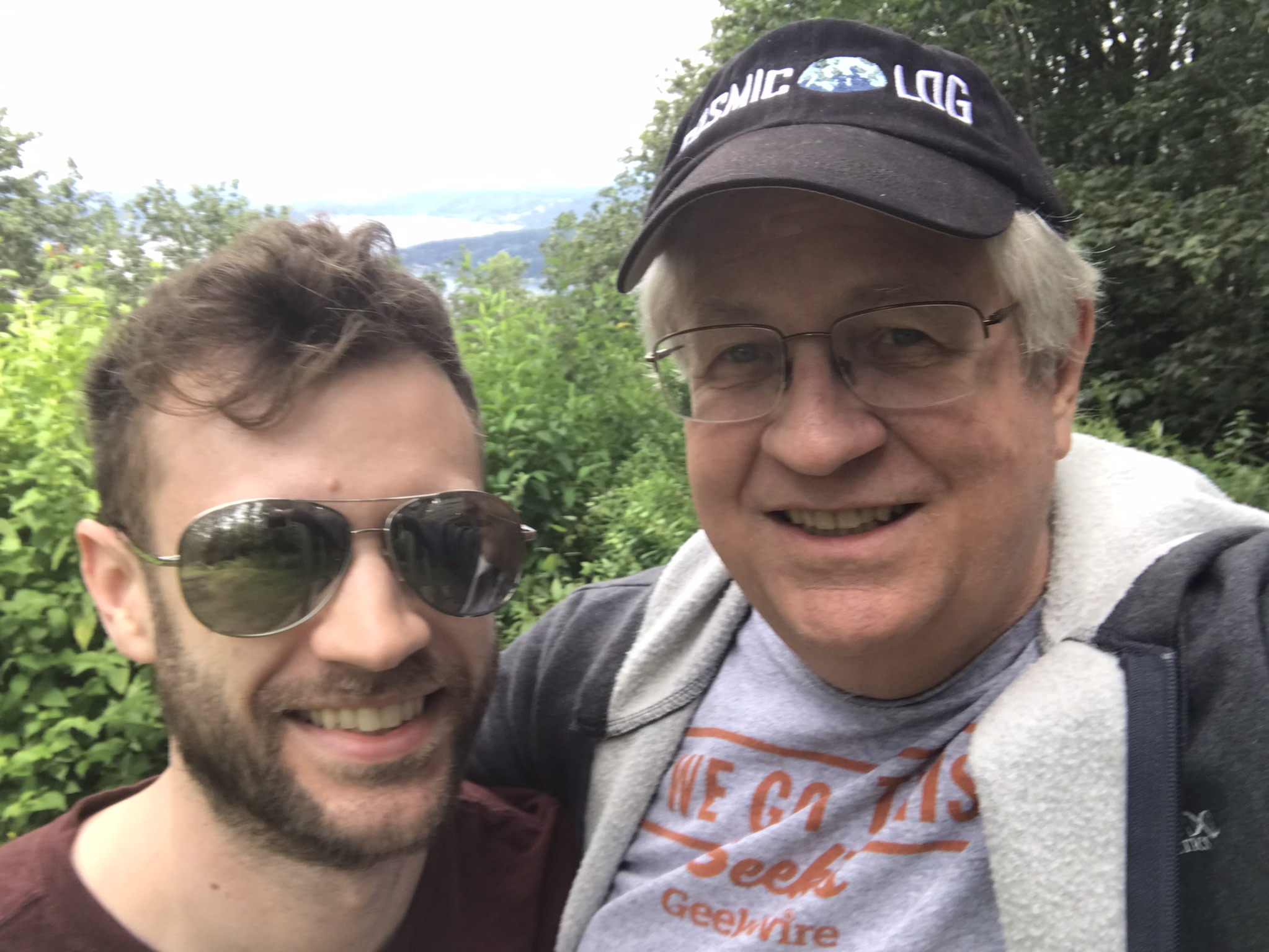 🎁 🎄 🎅 🤶 🎄 🎁 – Cosmic Log