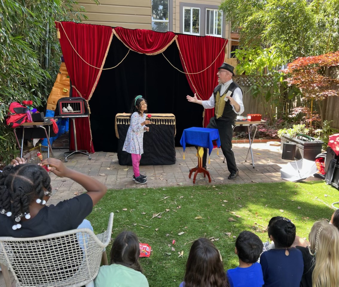 Contact California Family Entertainer Cosmo