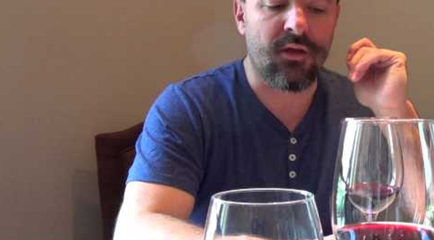 What Does a Sommelier Do? - cravedfw