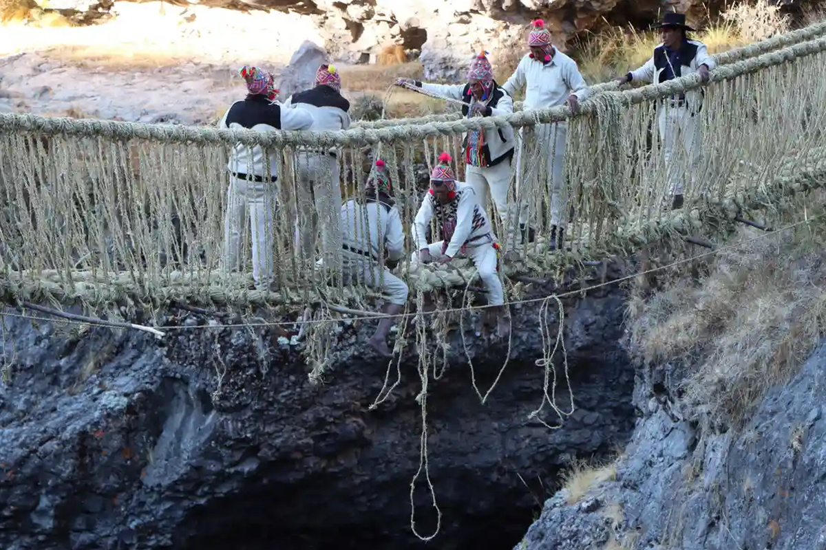 Gravity-defying: revamping an Inca rope suspension bridge - Democratic ...