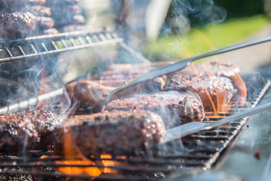 What Size Grill Do I Need: Here’s What Really Matters - Cut Stack Burn