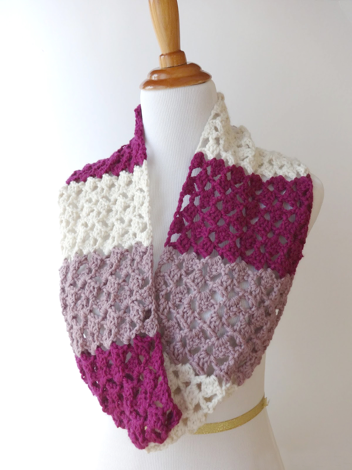19 Stylish and Easy Crochet Scarf Patterns - Dabbles & Babbles