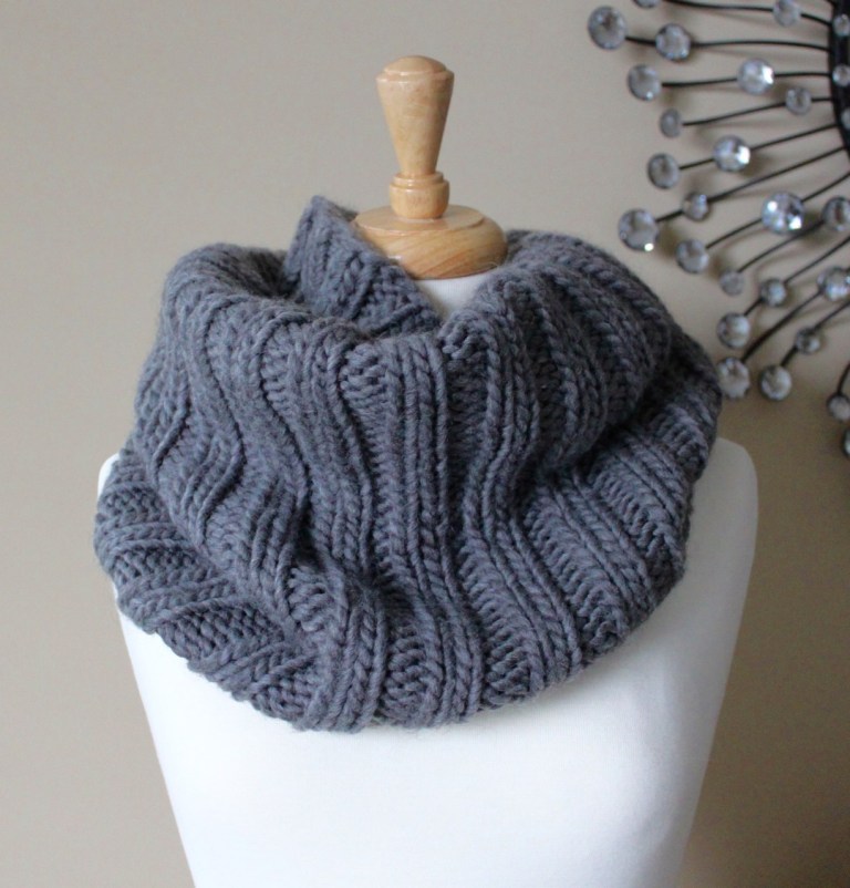 18 Cowl Knitting Patterns to Keep You Warm and Cozy - Dabbles & Babbles