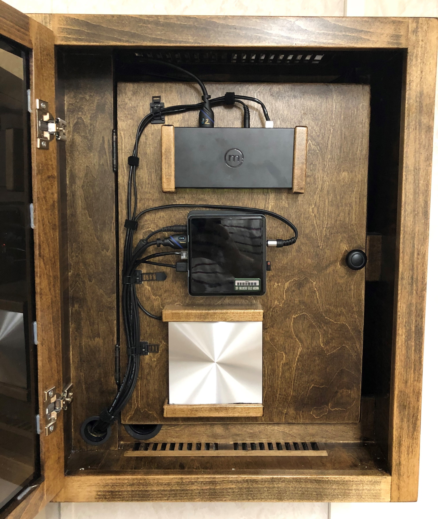 Nucor - Audio/Visual Cabinet - Dabear Workshop