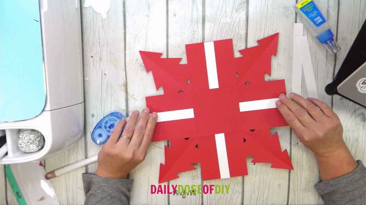 Amazing Exploding Christmas Gift Box DIY - Daily Dose of DIY