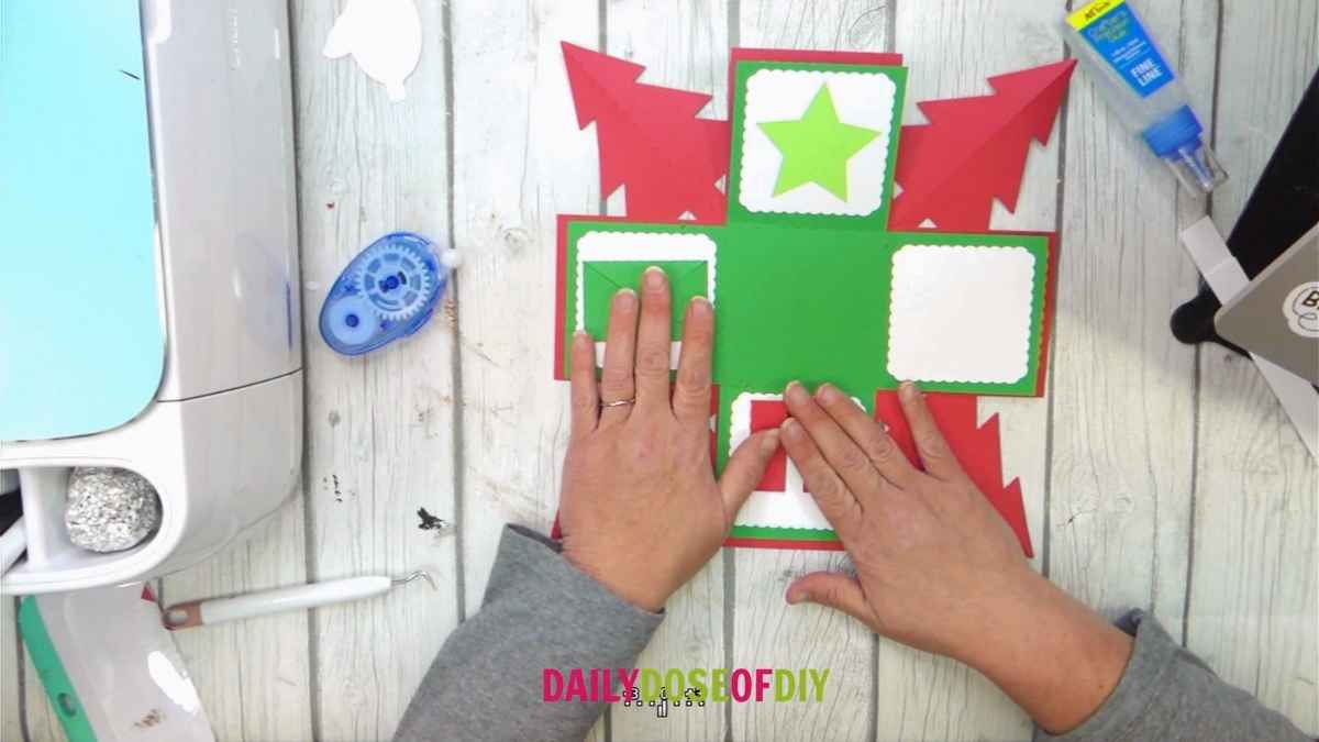 Amazing Exploding Christmas Gift Box DIY - Daily Dose of DIY