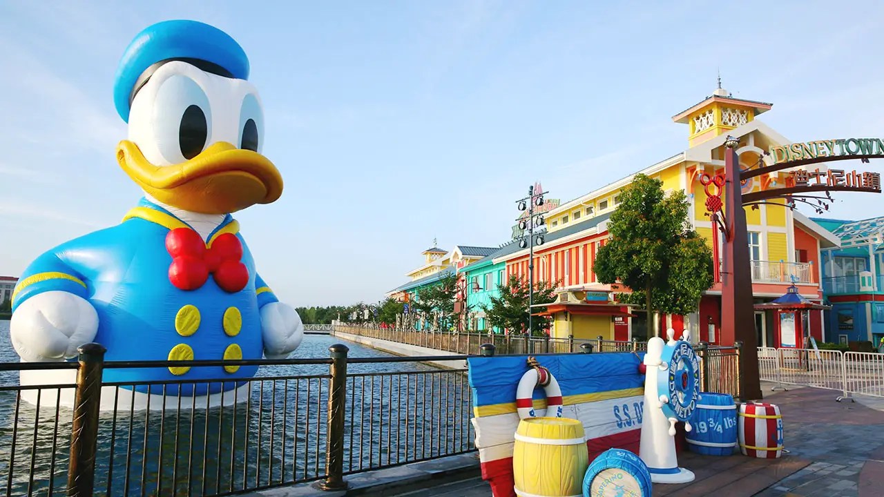 Giant Donald Duck Descends on Shanghai Disney Resort
