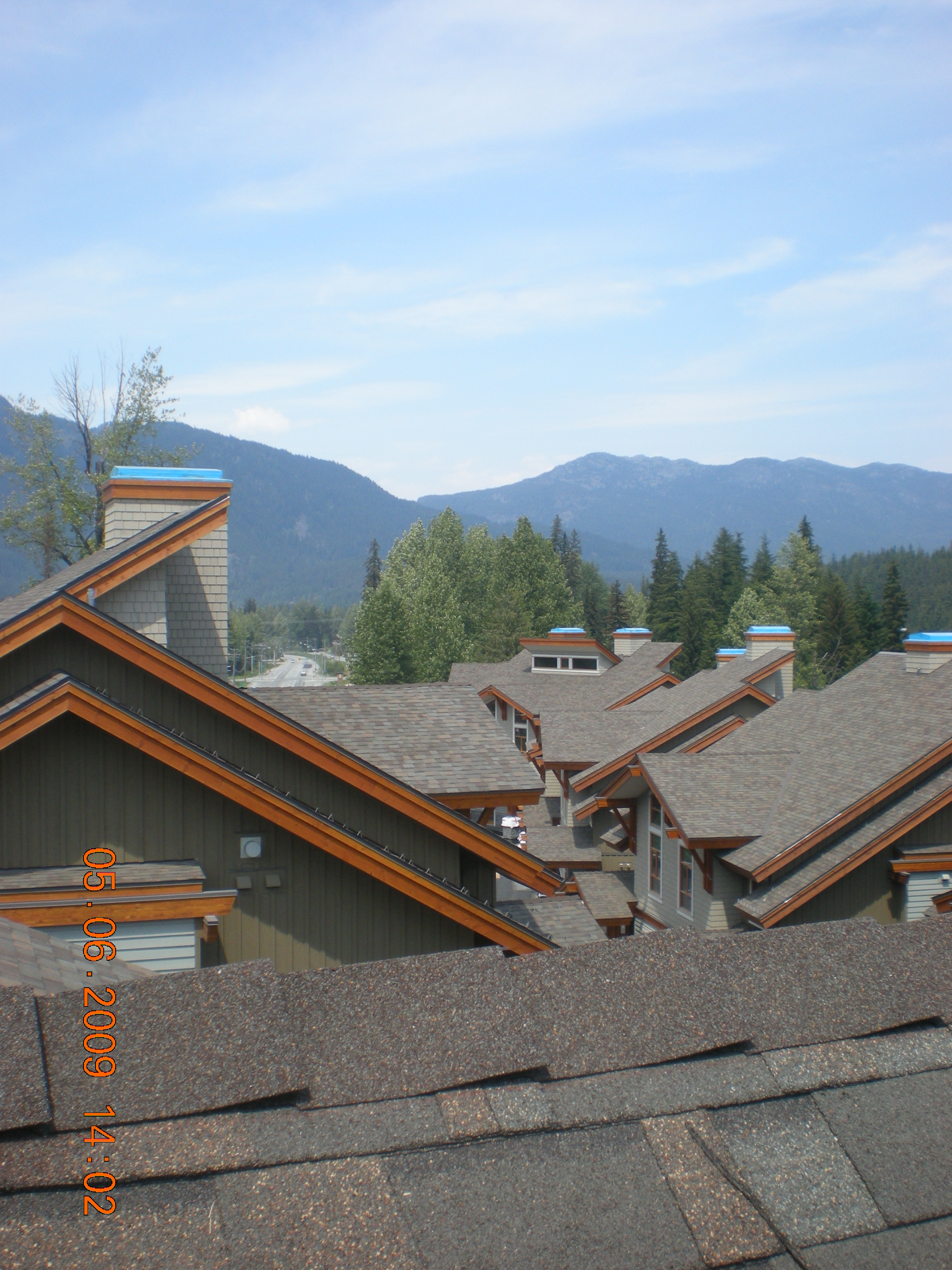 Crazy roof lines | Dazstructor's Photographic Evidence of Life