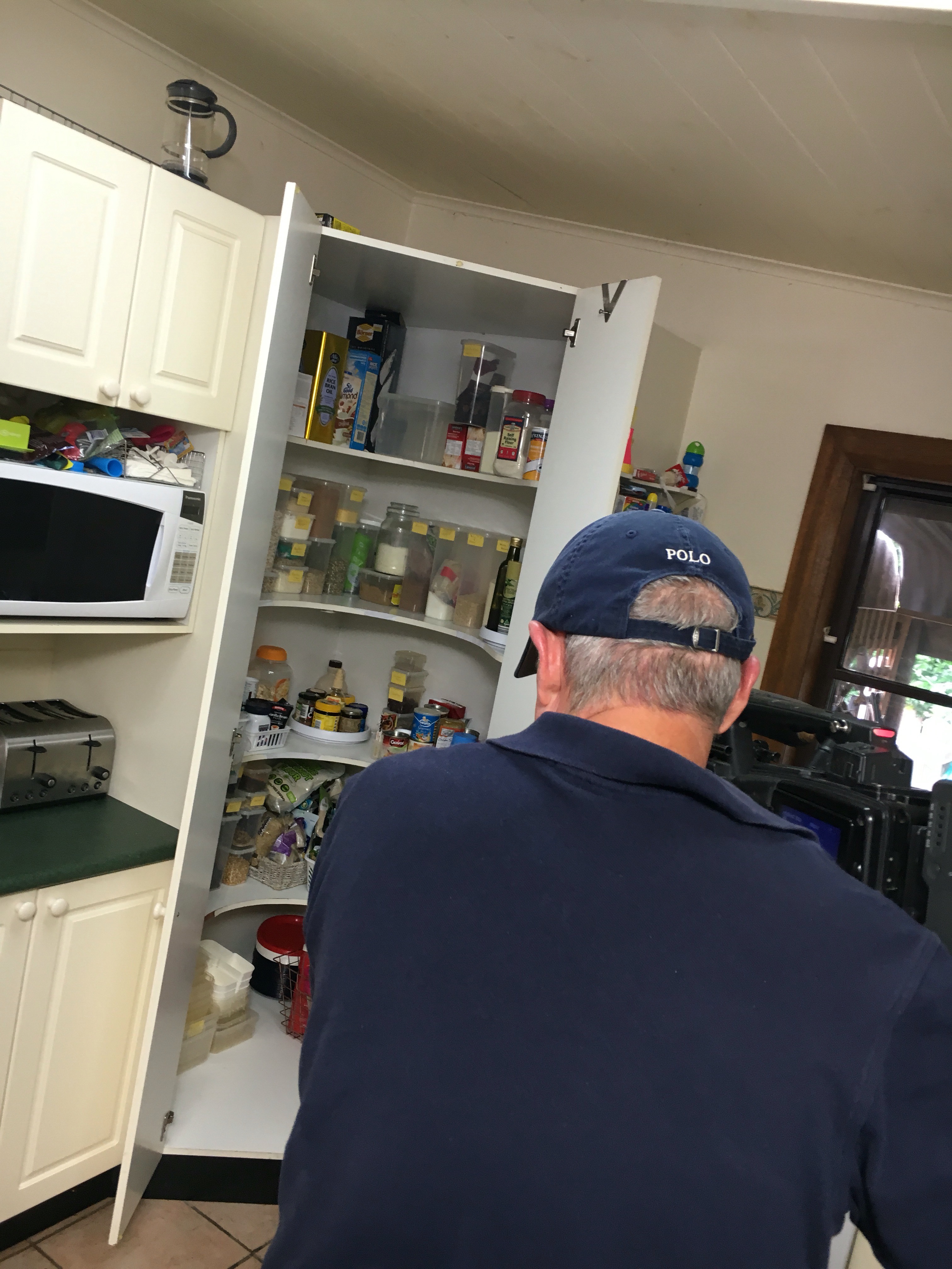 Behind the scenes of Decluttering Diva’s TV debut – Decluttering Diva ...