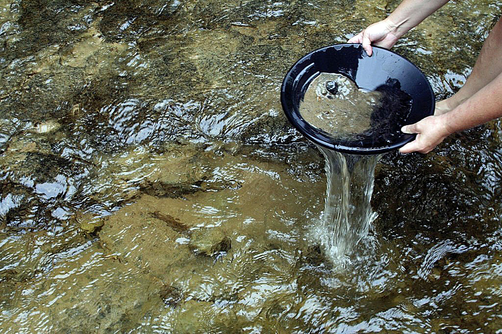 Gold panning at Wanlockhead, Scotland – Deposits