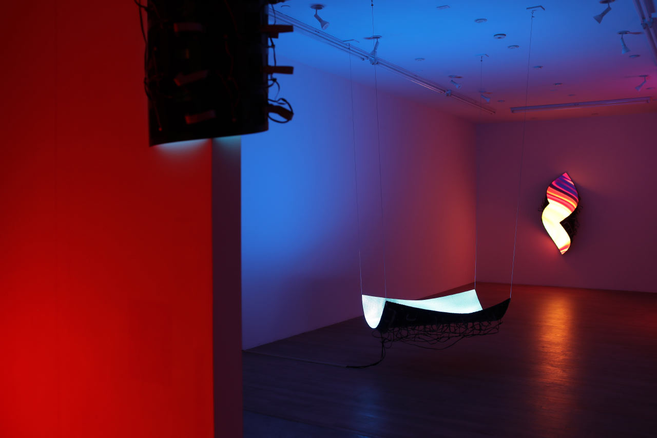 Flexible Screens: The Sculpture of Daniel Canogar – Danti