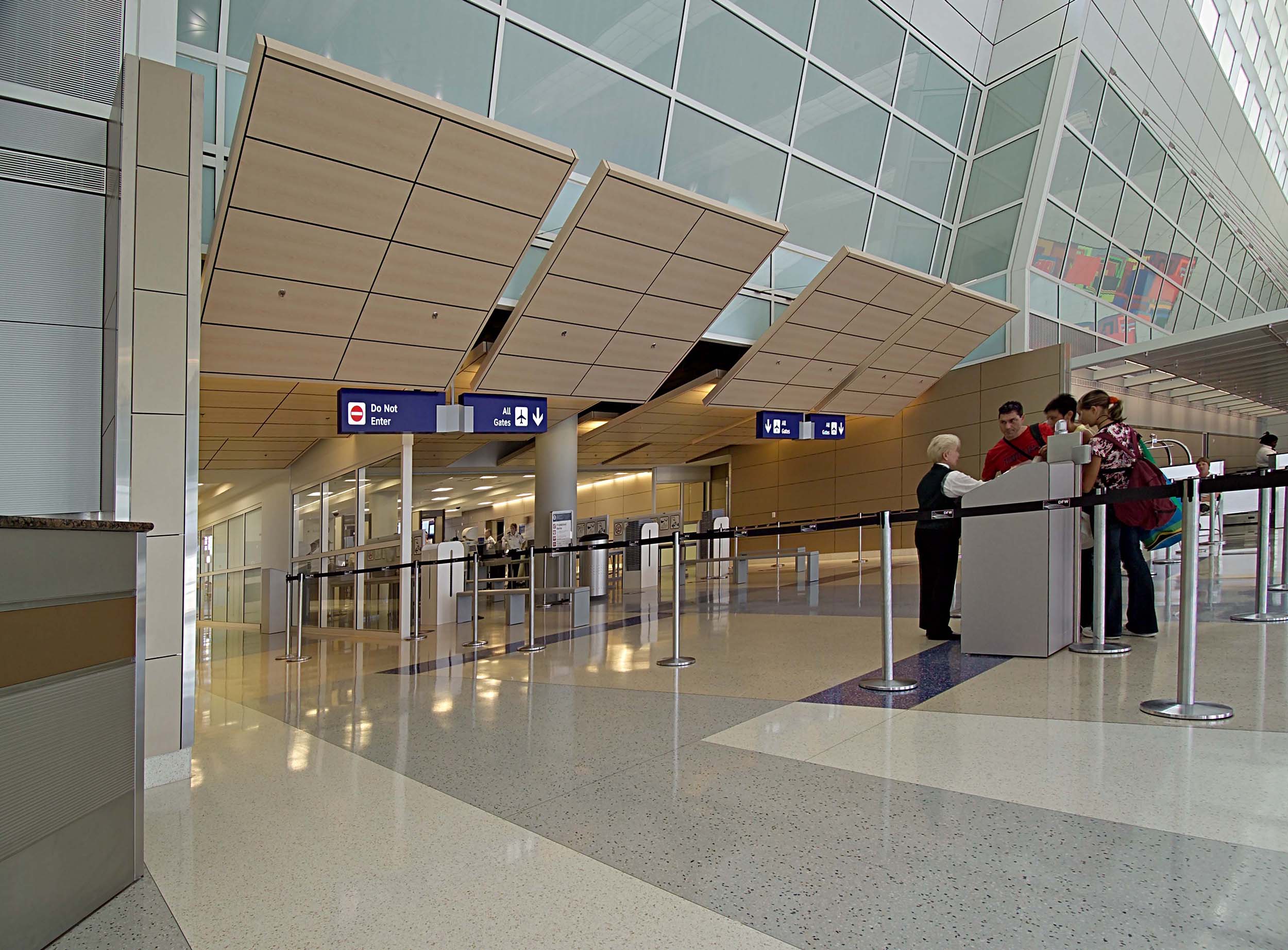 Dallas Fort Worth International Airport, Terminal D – Baggage Claim ...