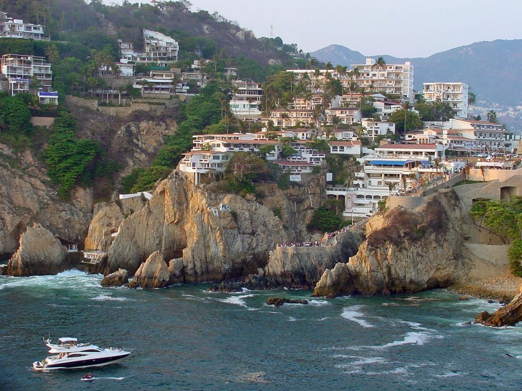 La quebrada desde un yate a todo lujo | Destinosinolvidables's Weblog