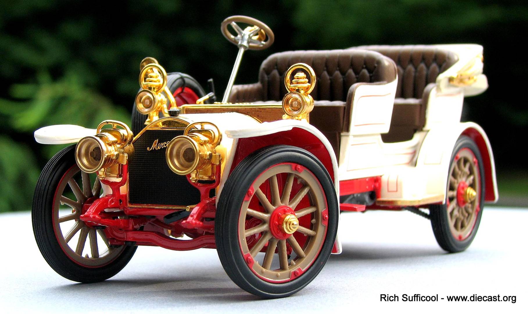 “Comfort By Means Of Simplicity”… [PIC] – Forum 24 – The Diecast Zone ...