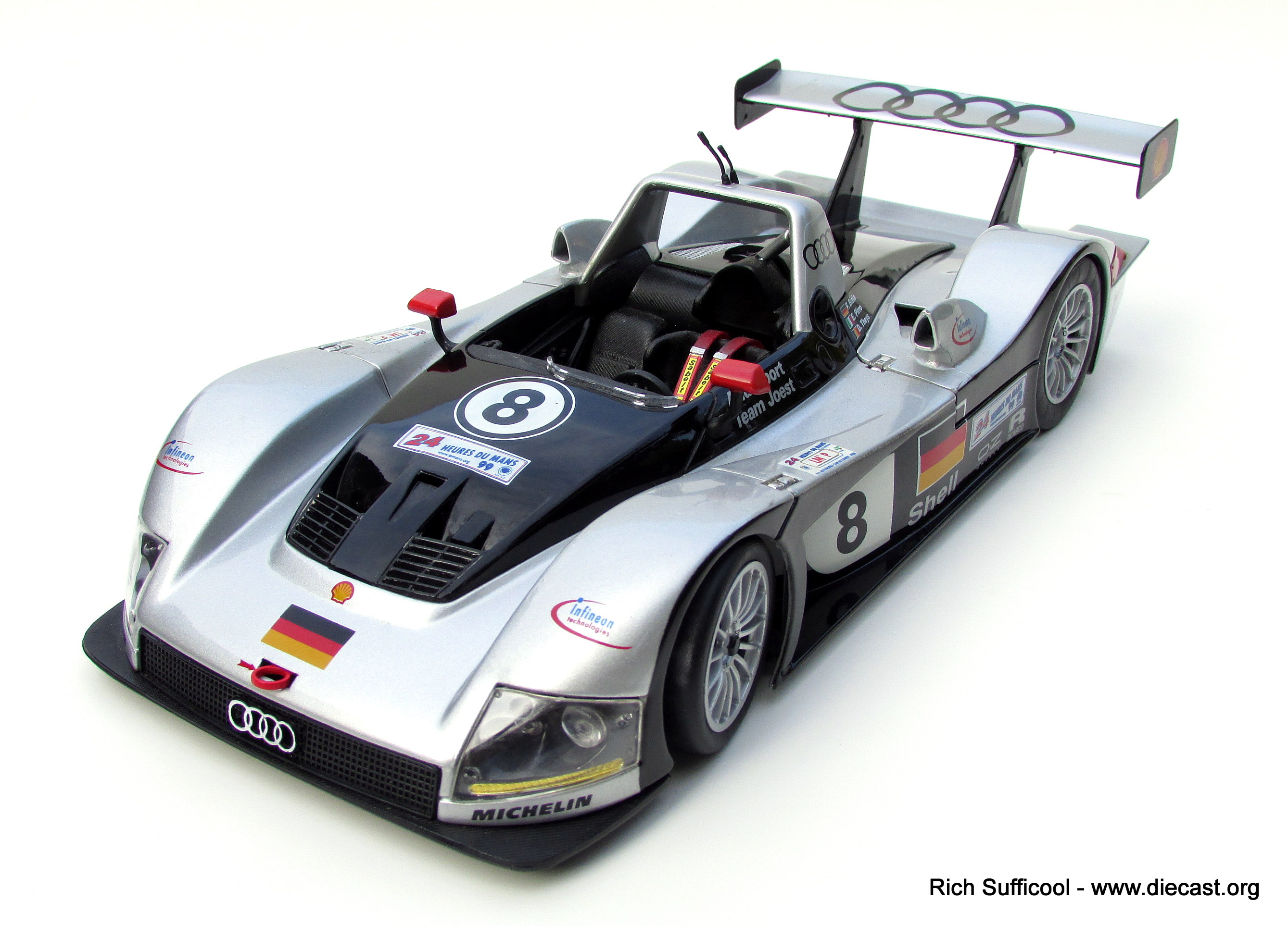Audi R8R – Forum 18 – The Diecast Zone Forums