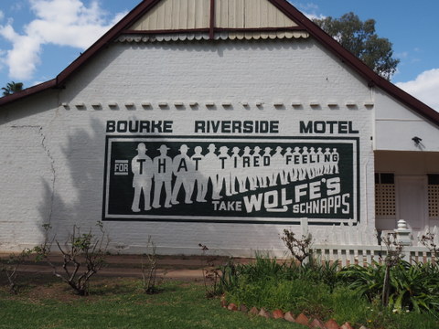 Bourke is an intersting town on the Darling River, with a lot of ...
