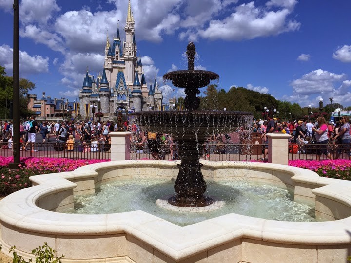 Review: New hub at the Magic Kingdom brings serenity to the craziness ...