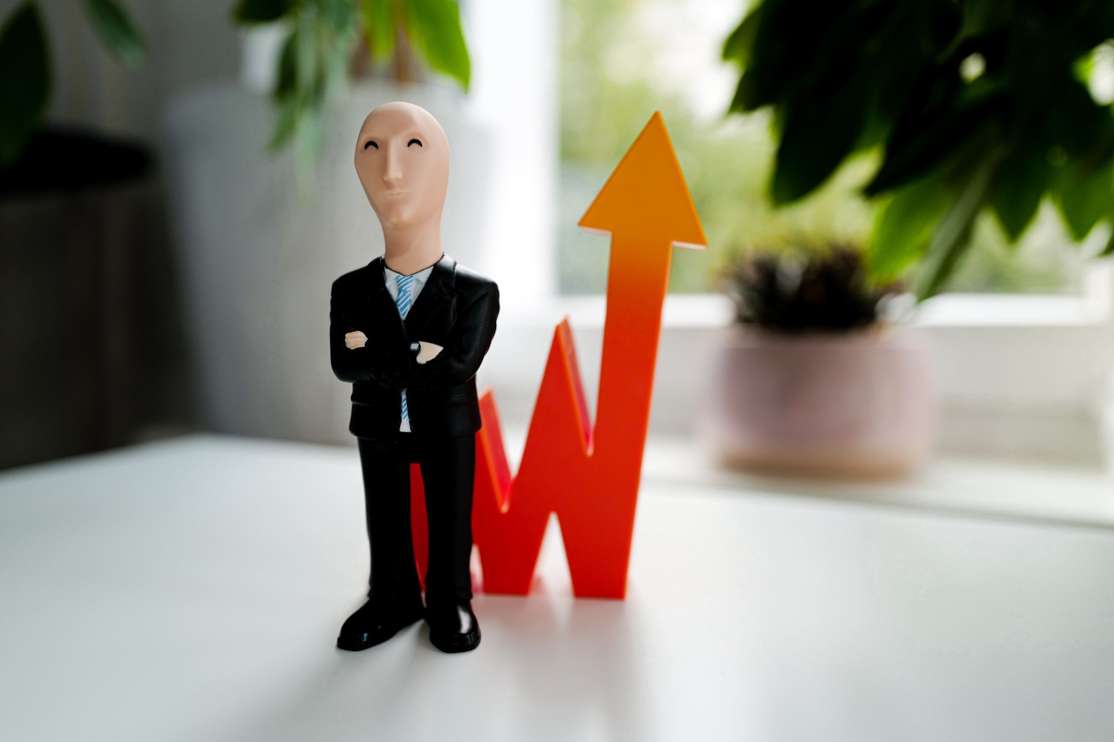 Should I Use A Financial Advisor Or Do It Myself Disrupt should-i-use-a-financial-advisor-or-do-it-myself-disrupt