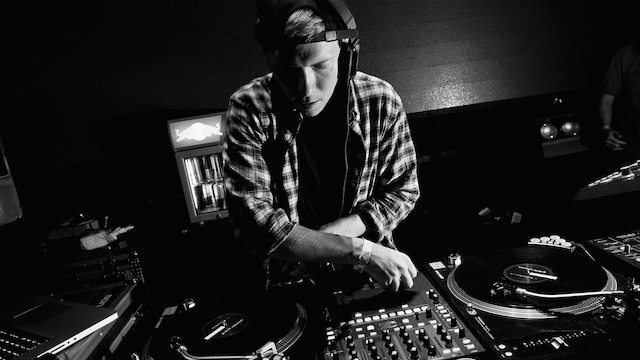 Four Color Zack Interview - Red Bull Thre3style World Champion + Judge ...