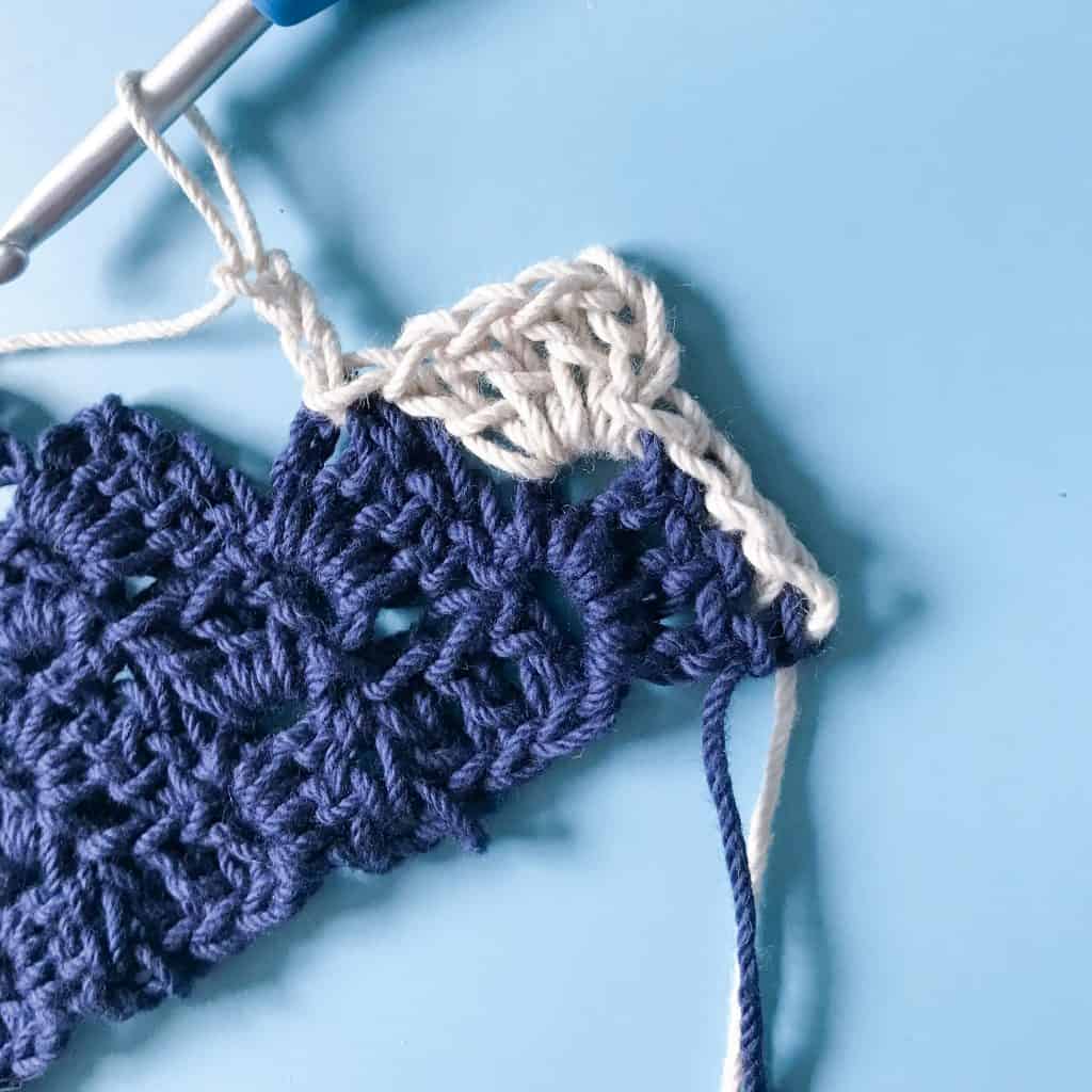 Crochet Corner to Corner (C2C) Stitch Pattern Tutorial - Dora Does