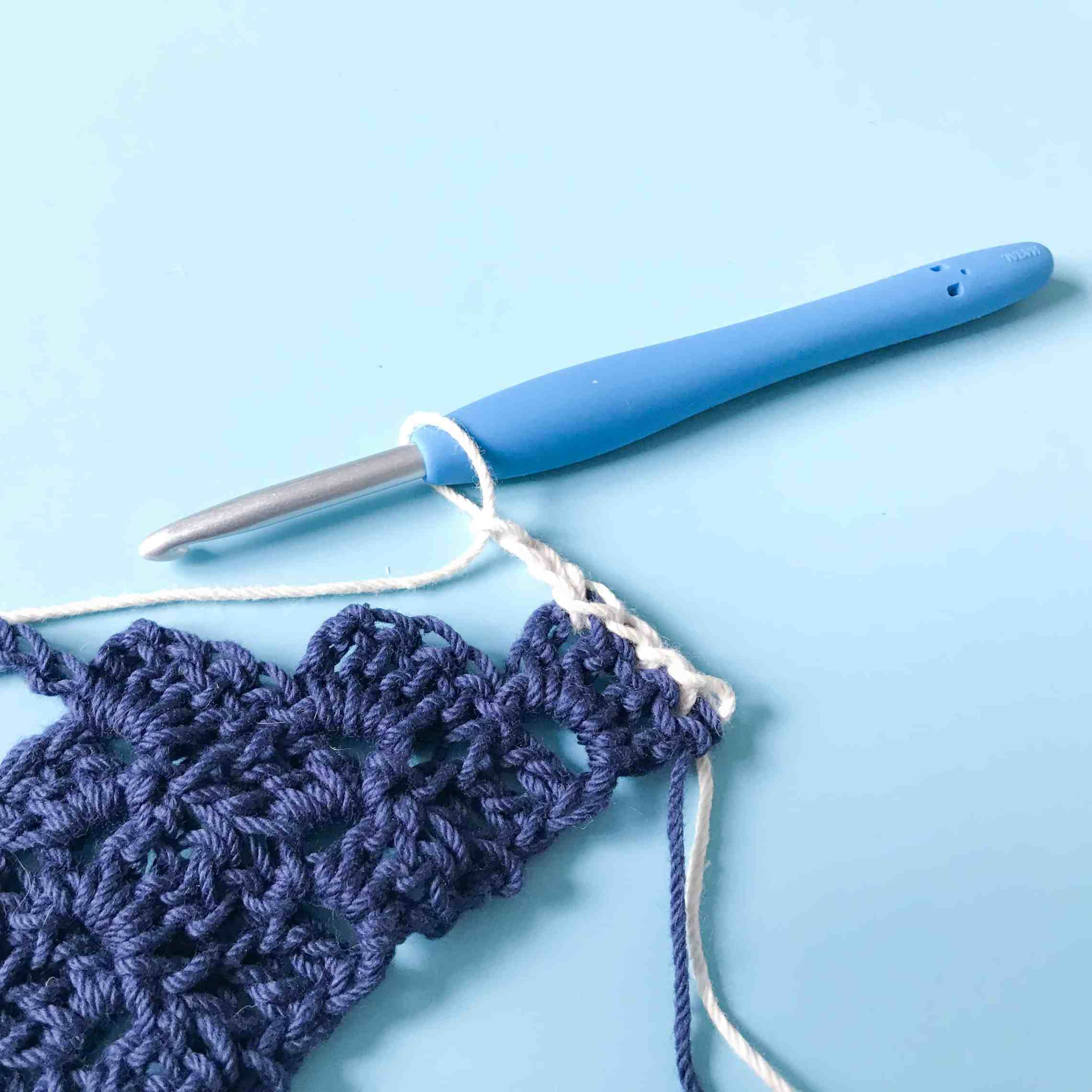 Crochet Corner to Corner (C2C) Stitch Pattern Tutorial - Dora Does