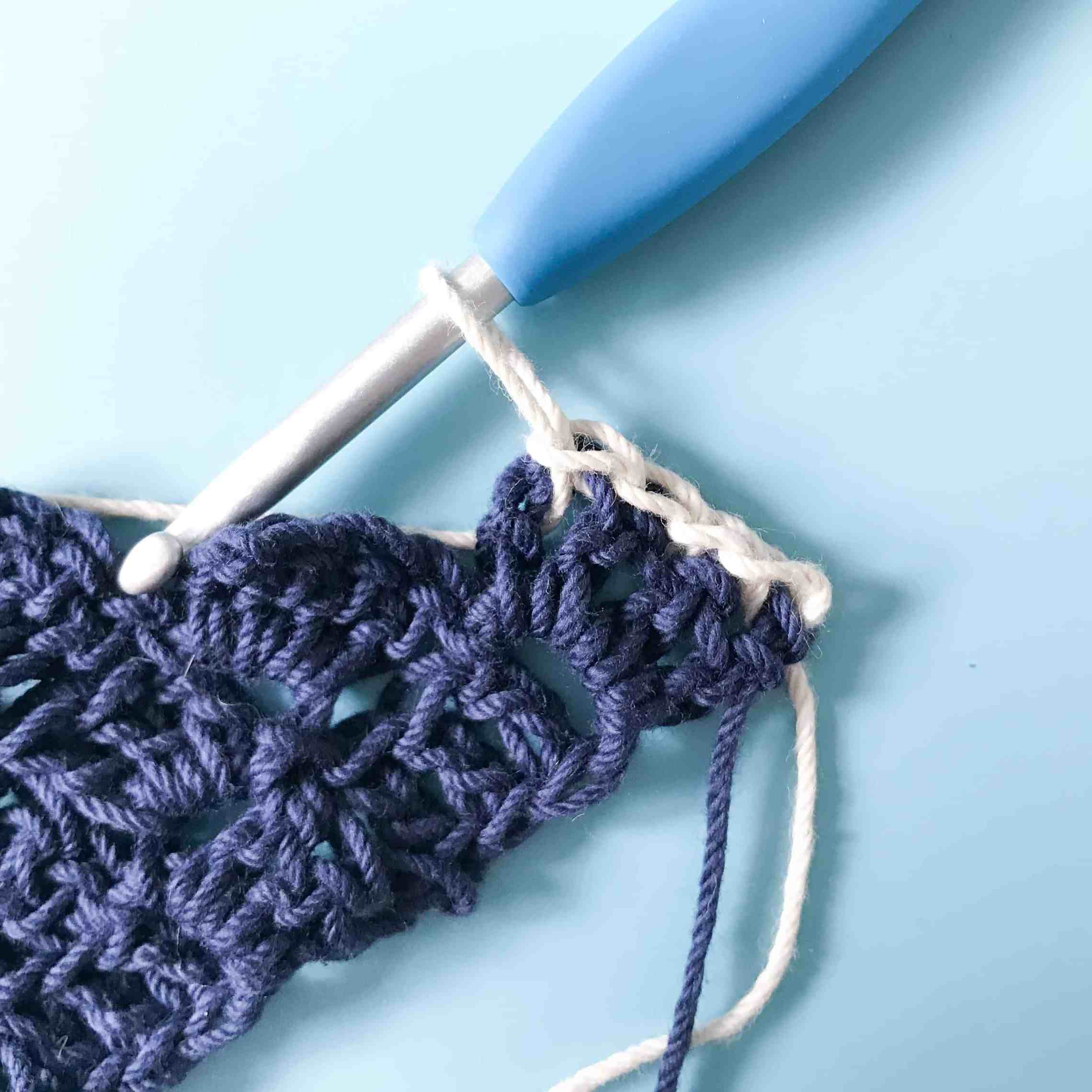 Crochet Corner to Corner (C2C) Stitch Pattern Tutorial - Dora Does